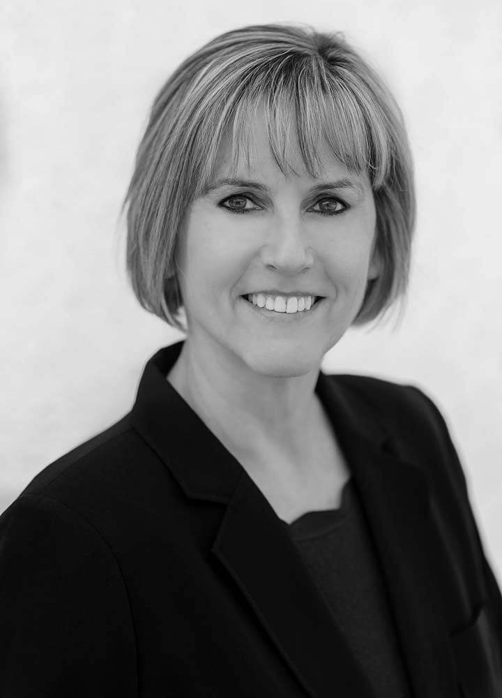 Mimi Robinson - Blackstream International Real Estate