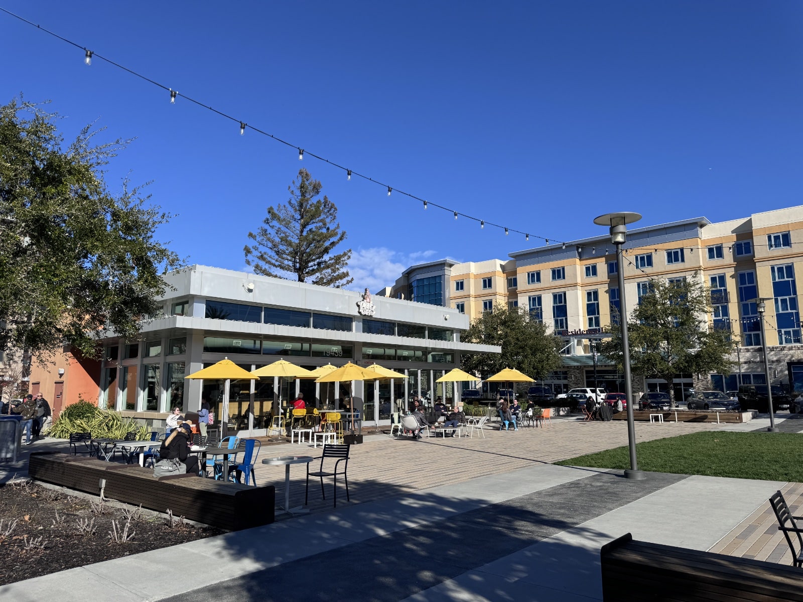 Main Street Cupertino Shopping Center: The Heart of Cupertino Lifestyle ...