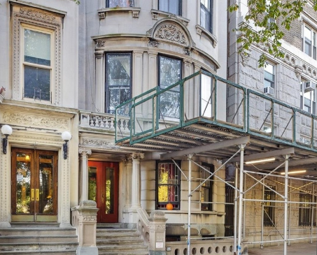 414 Riverside Drive | Montfort Real Estate