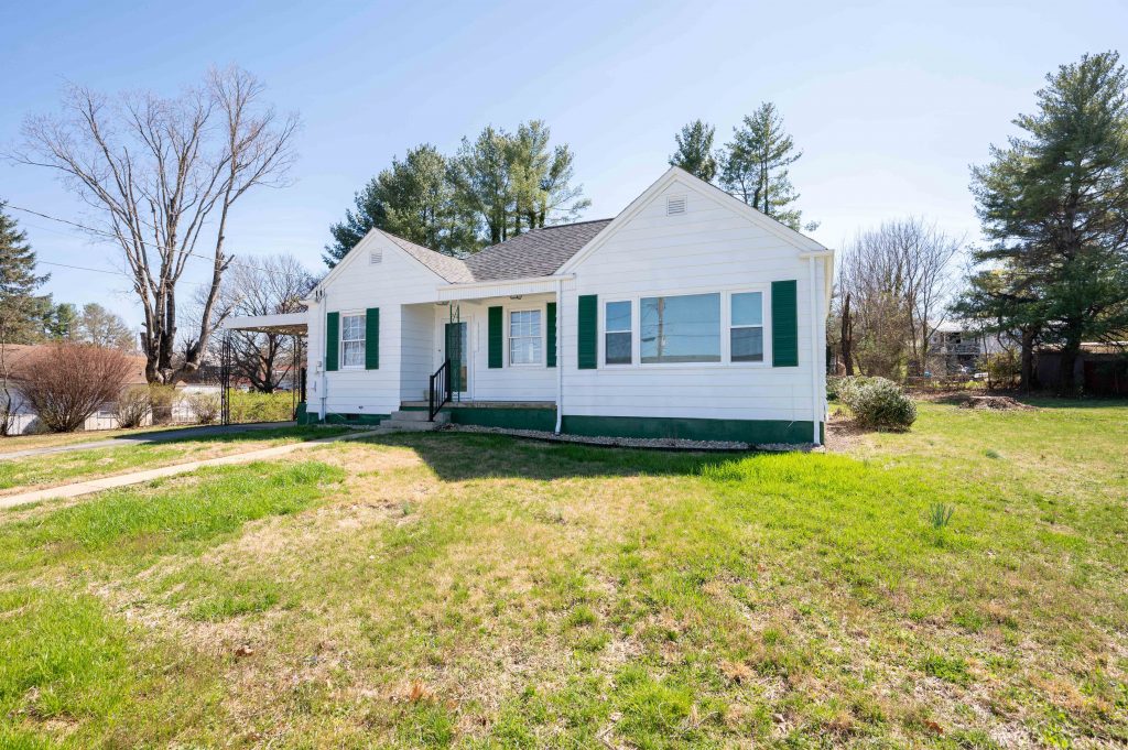 2411 Vines Street | Real Estate | For Sale | Red Door Agency