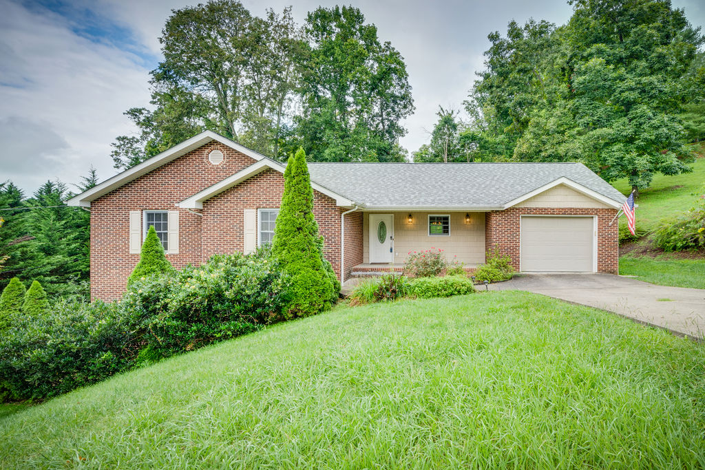 301 Bayberry Drive | Real Estate | For Sale | Red Door Agency